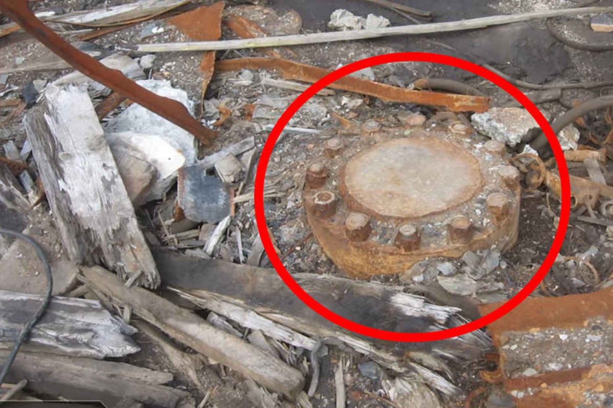 Unter diesem Deckel befindet sich das tiefste Loch der Erde