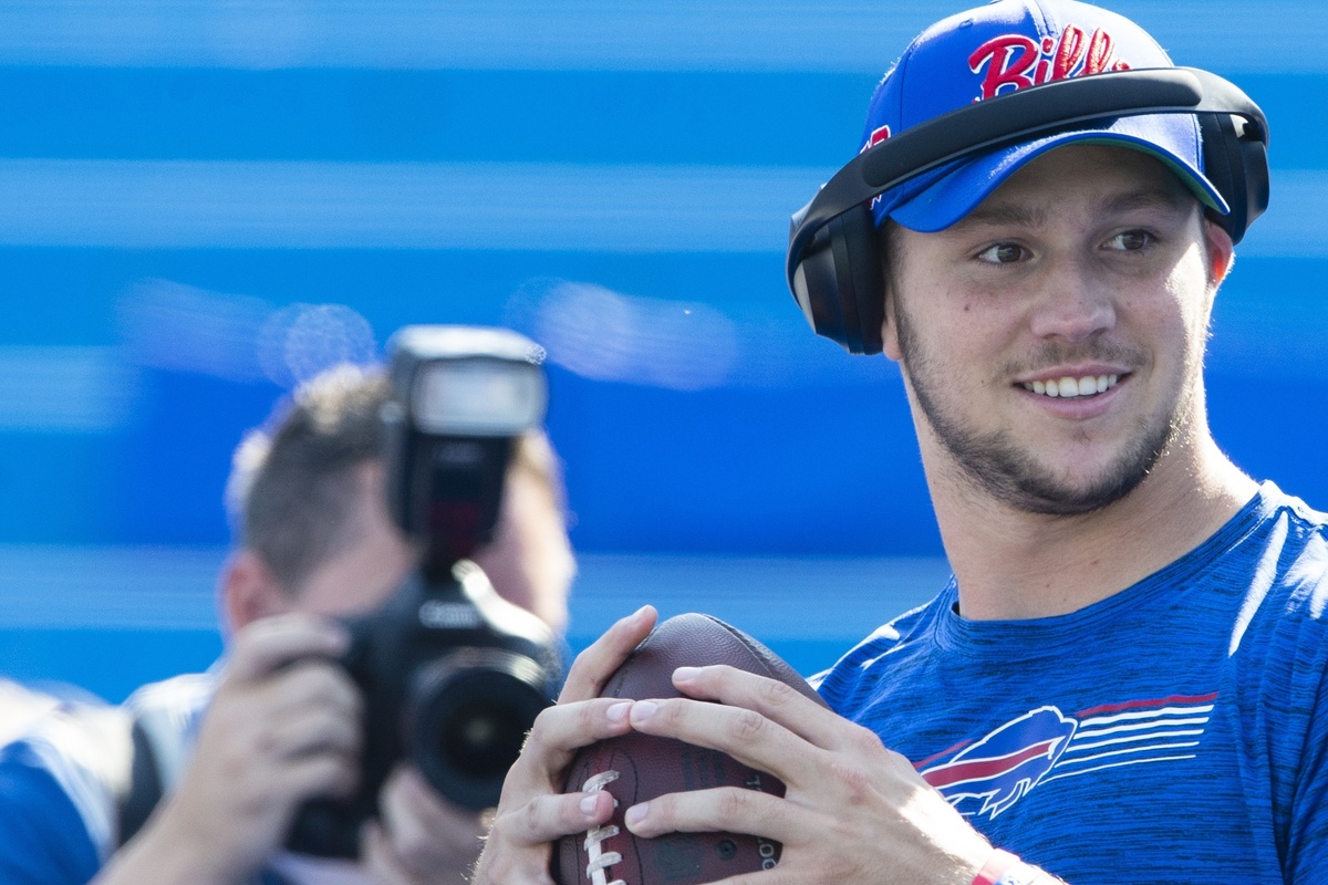 NFL: Josh Allen and the Bills agree to new deal loaded with record ...