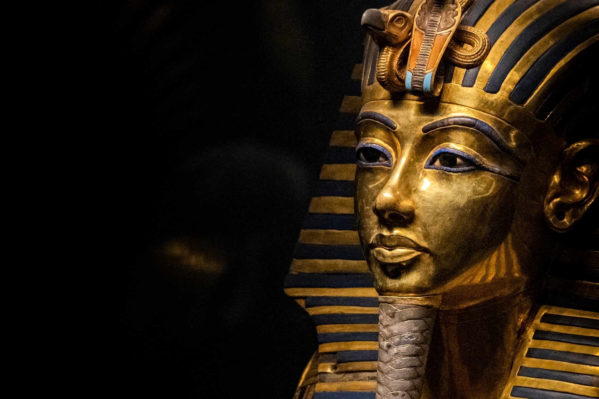 Conservators reintroduce dazzling splendor of King Tut for Grand ...