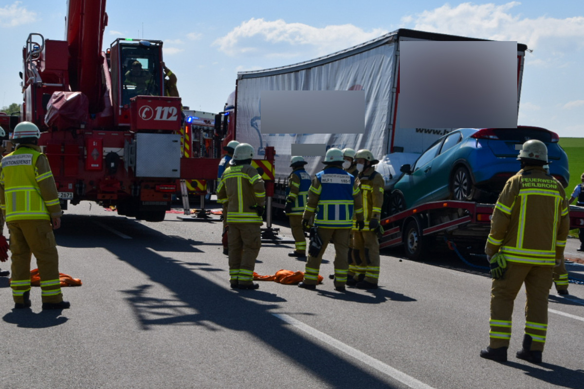 Unfall A6: A6 nach schwerem Lkw-Unfall gesperrt