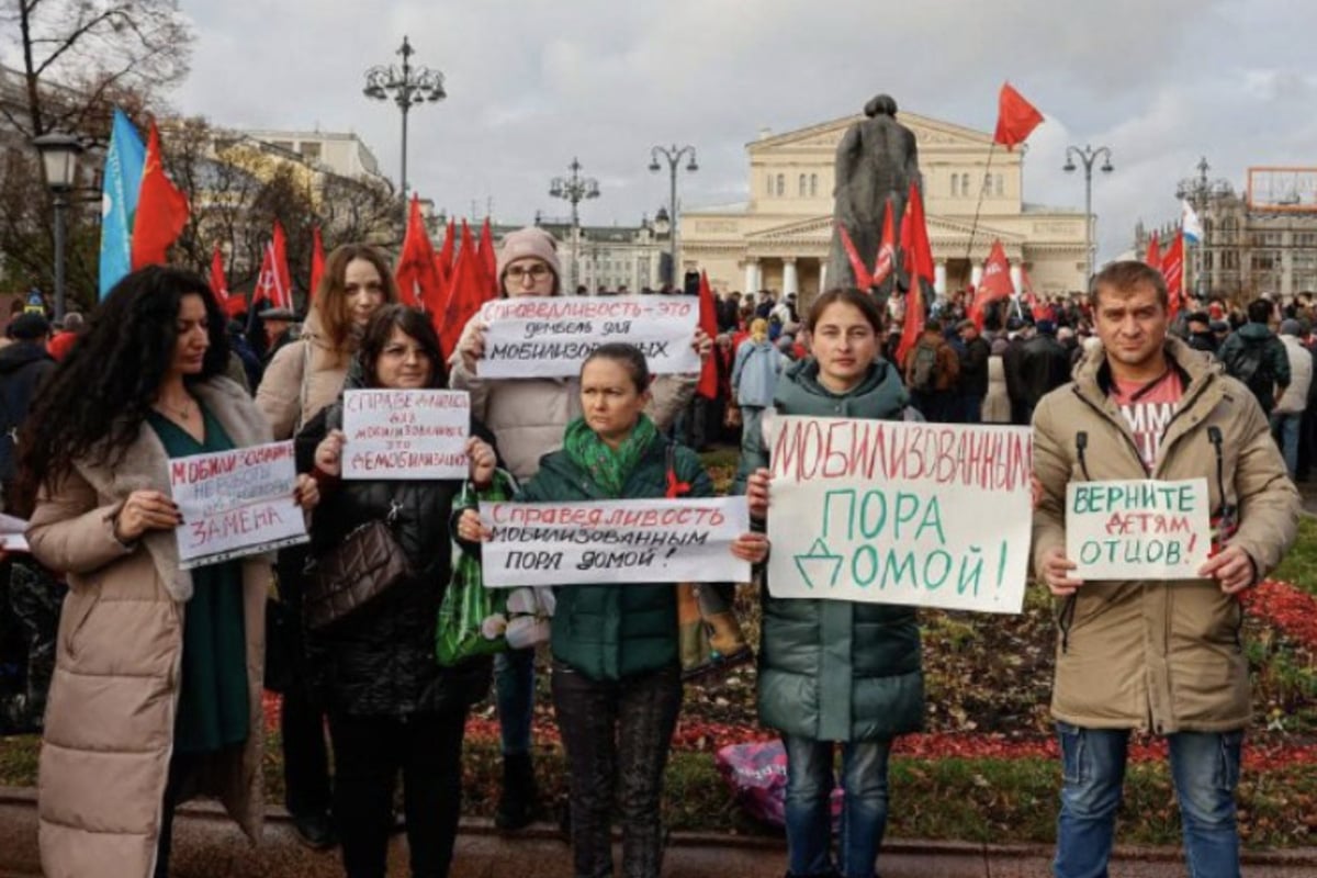 Russian women's group issue stunning statement slamming Putin's ...