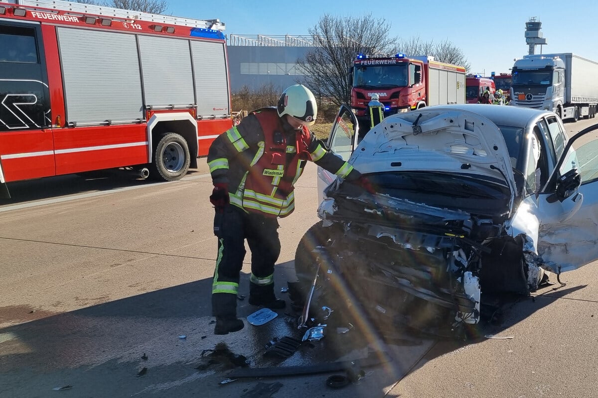 Unfall auf A14 bei Leipzig: Eine Verletzte, zwei Fahrstreifen gesperrt