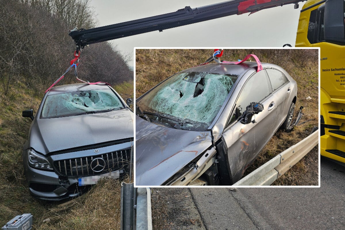 Unfall A4: Vollsperrung auf A4 - Mercedes kracht nach Reifenplatzer gegen Leitplanke
