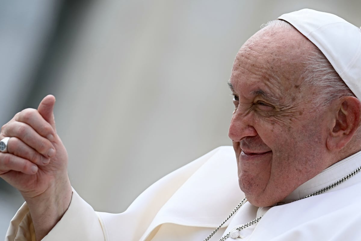 Pope Francis approves canonizations from hospital amid "slight" health ...