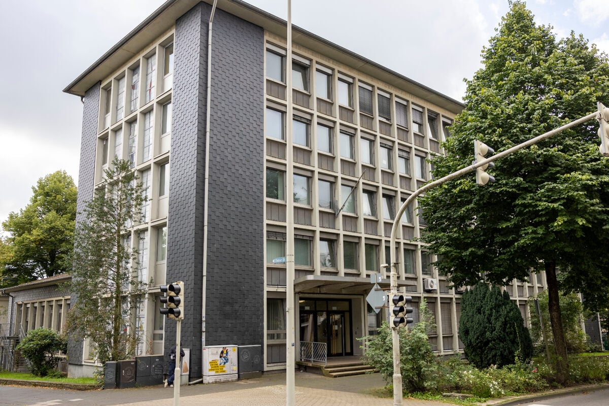 Polizei durchsucht Unterkunft des mutmaßlichen Solingen-Attentäters