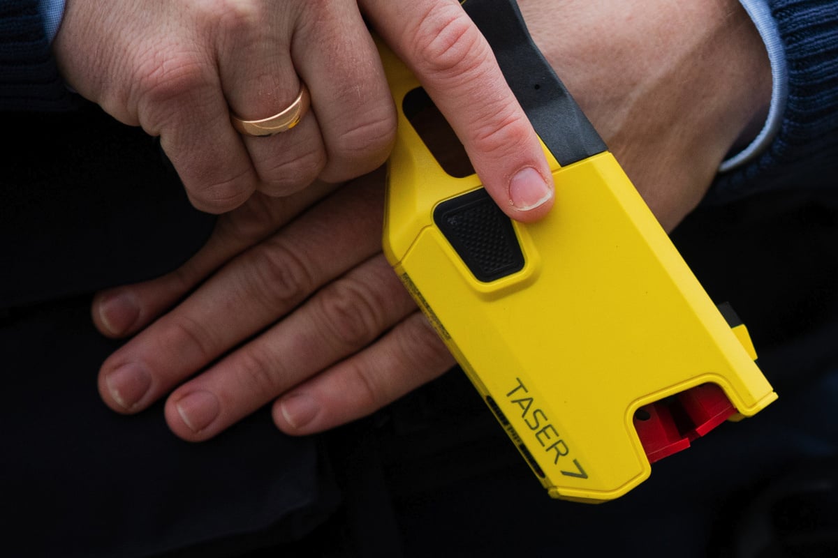 Taser-Test überflüssig? Polizei-Gewerkschaft fordert Einführung in NRW