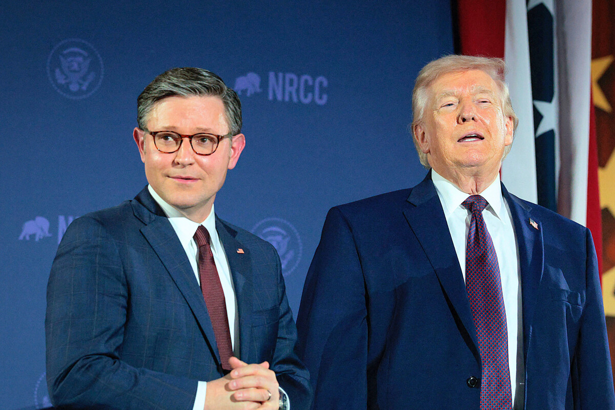 Mike Johnson gives Trump new "America First" award amid MAGA split over ...
