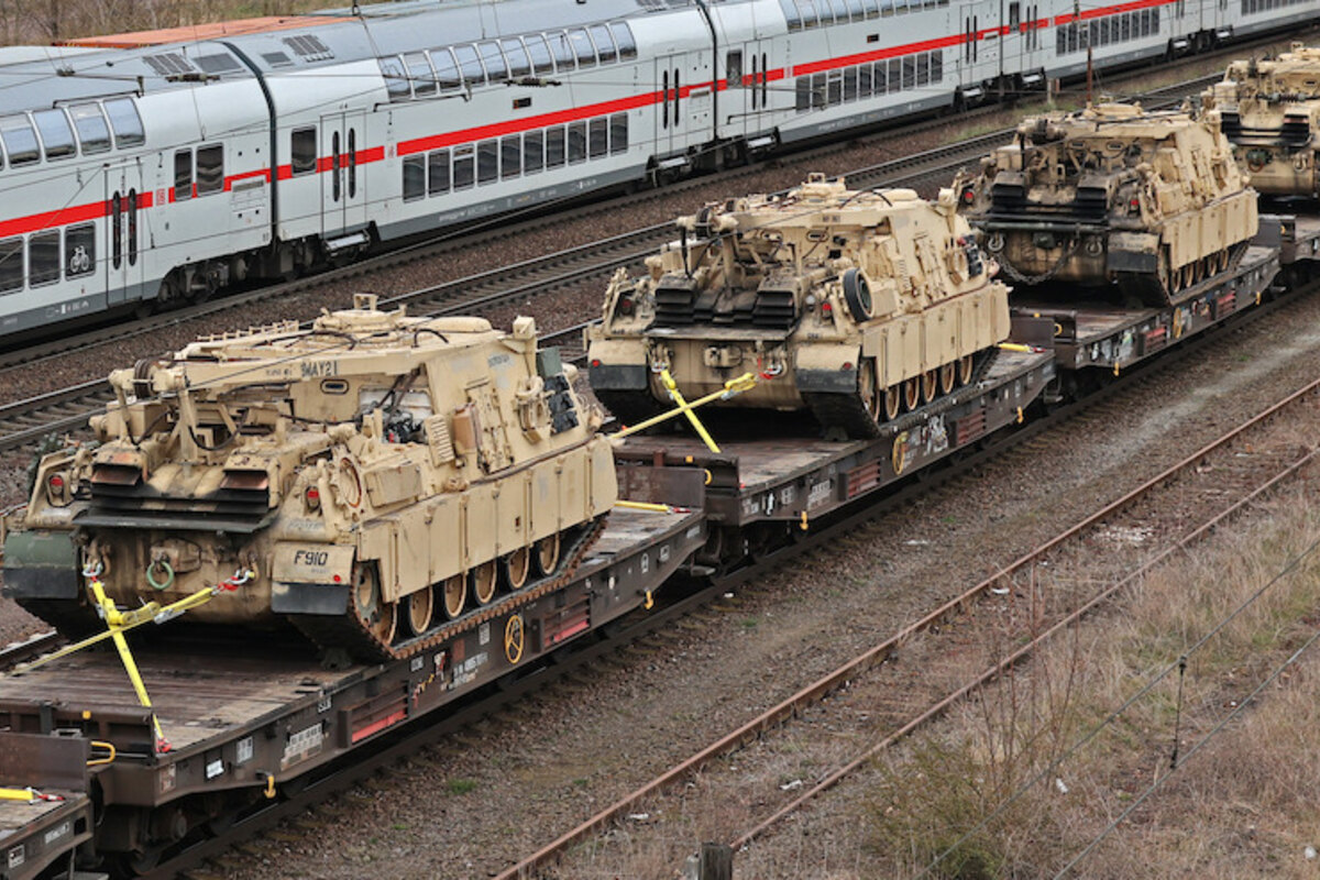 Panzer-Zug in Deutschland rollt Richtung Osten: Das steckt dahinter!