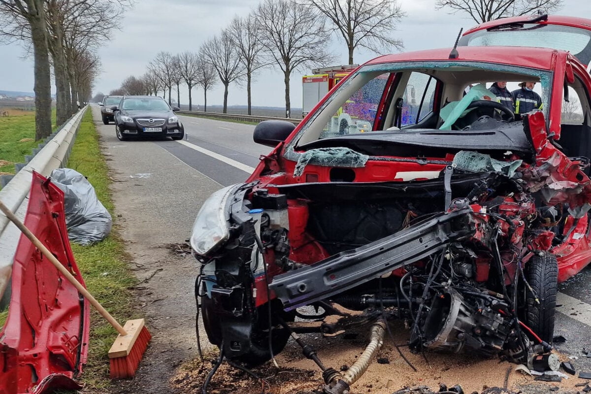 Unfall bei Alsheim: Verheerender Frontal-Crash auf B9 - Autofahrer (†76) stirbt