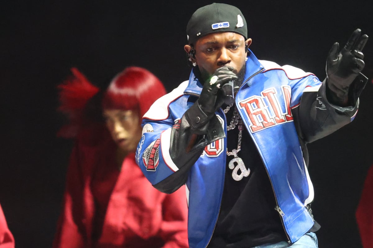 Kendrick Lamar brings viral Drake diss track to Super Bowl stage in ...