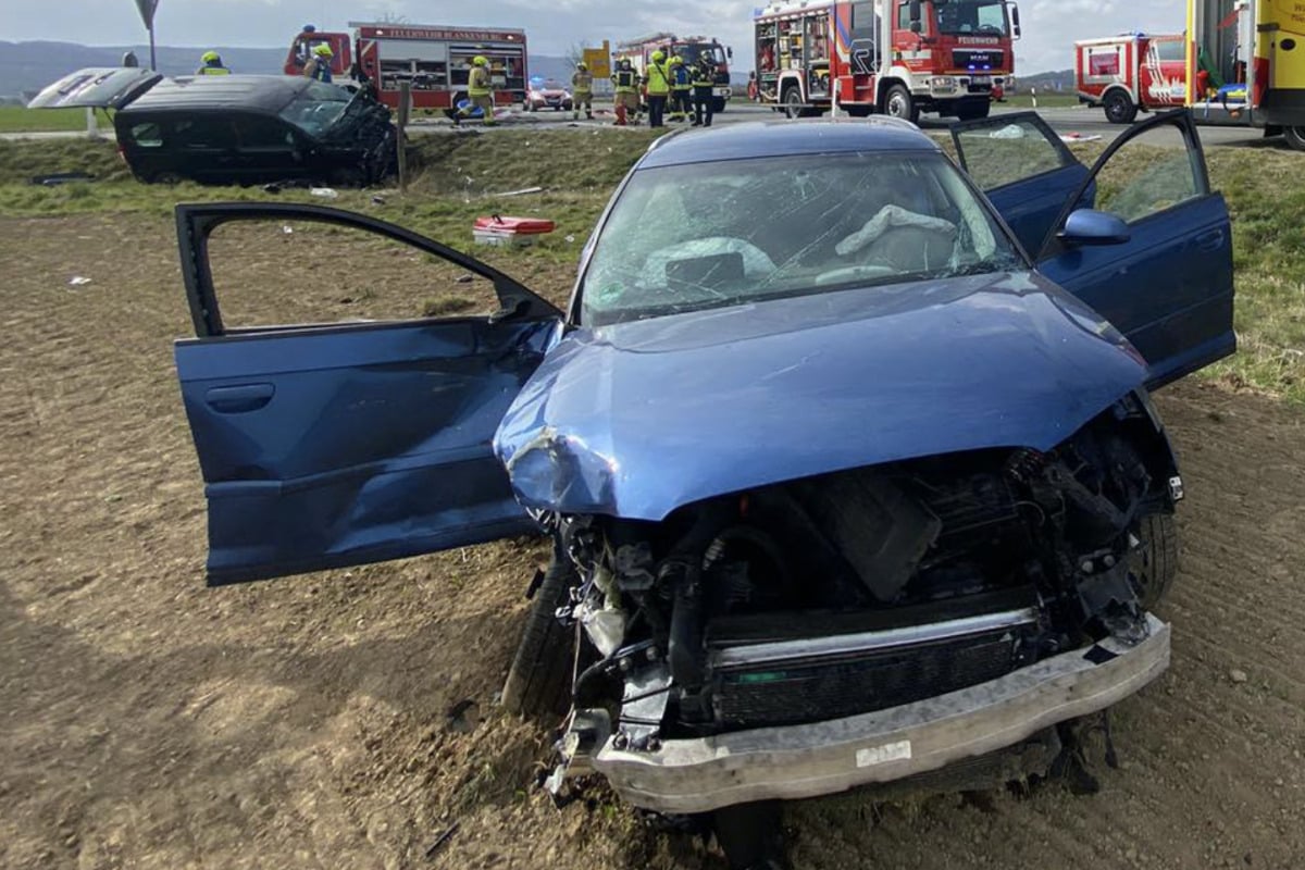 Schlimmer Frontalcrash im Harz: Zwei Schwerverletzte, Hubschrauber im Einsatz