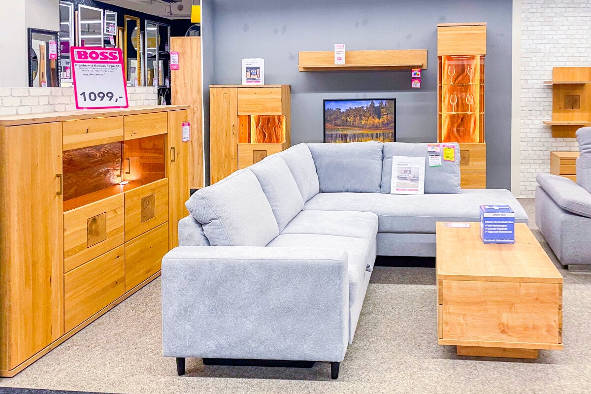 So günstig sind Sofas gerade bei Möbel Boss
