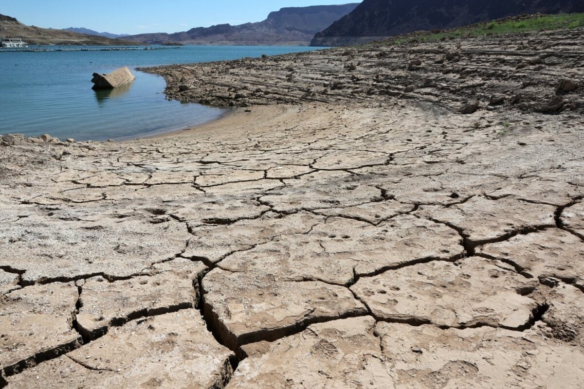 NASA photos reveal shockingly low water levels at Lake Mead | TAG24
