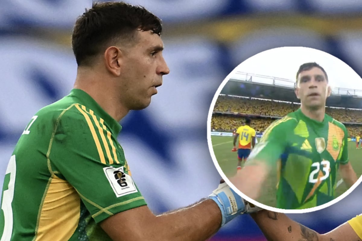 Weltmeister-Keeper Emiliano Martínez geht auf Kamera los!