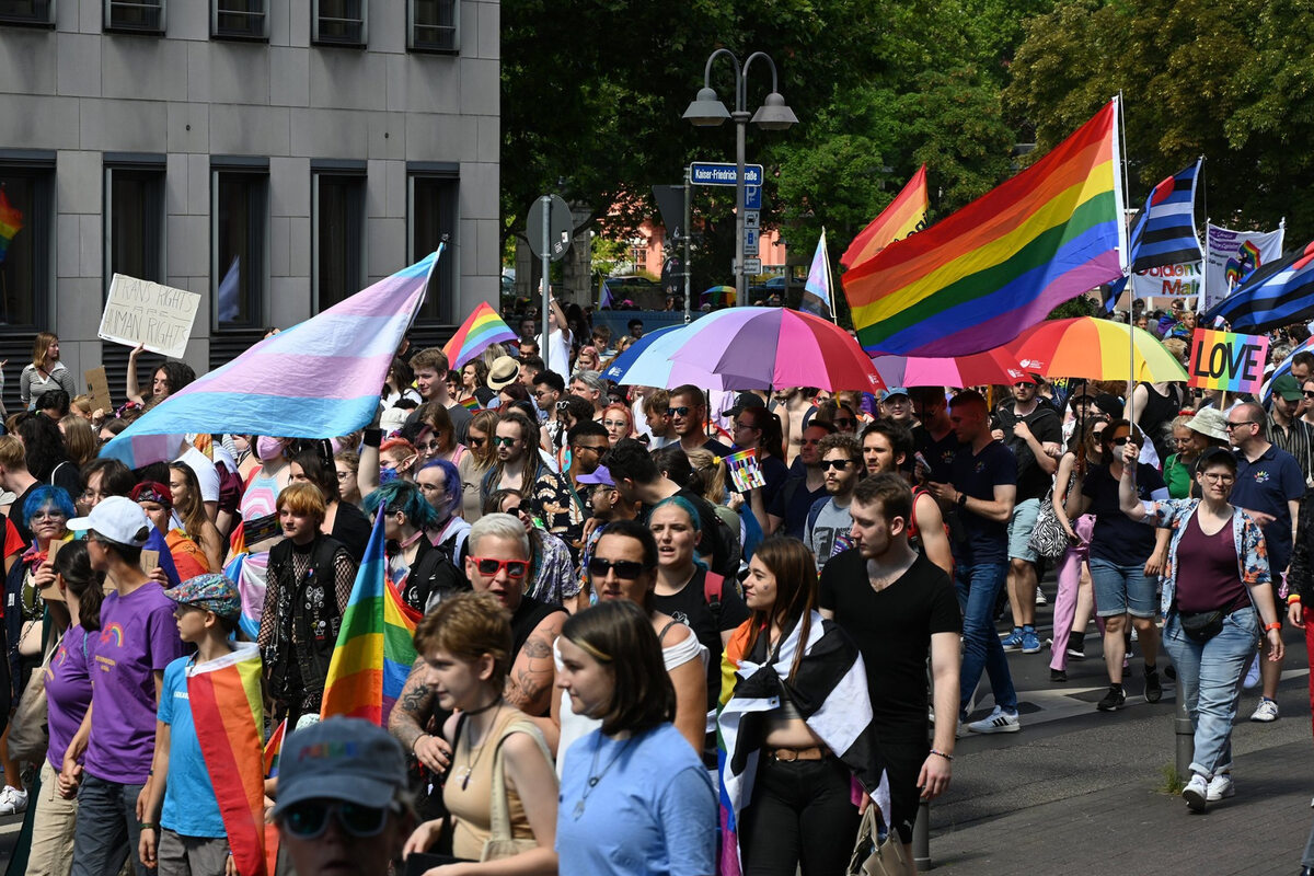 Rund 5000 Menschen beim Christopher Street Day in Mainz