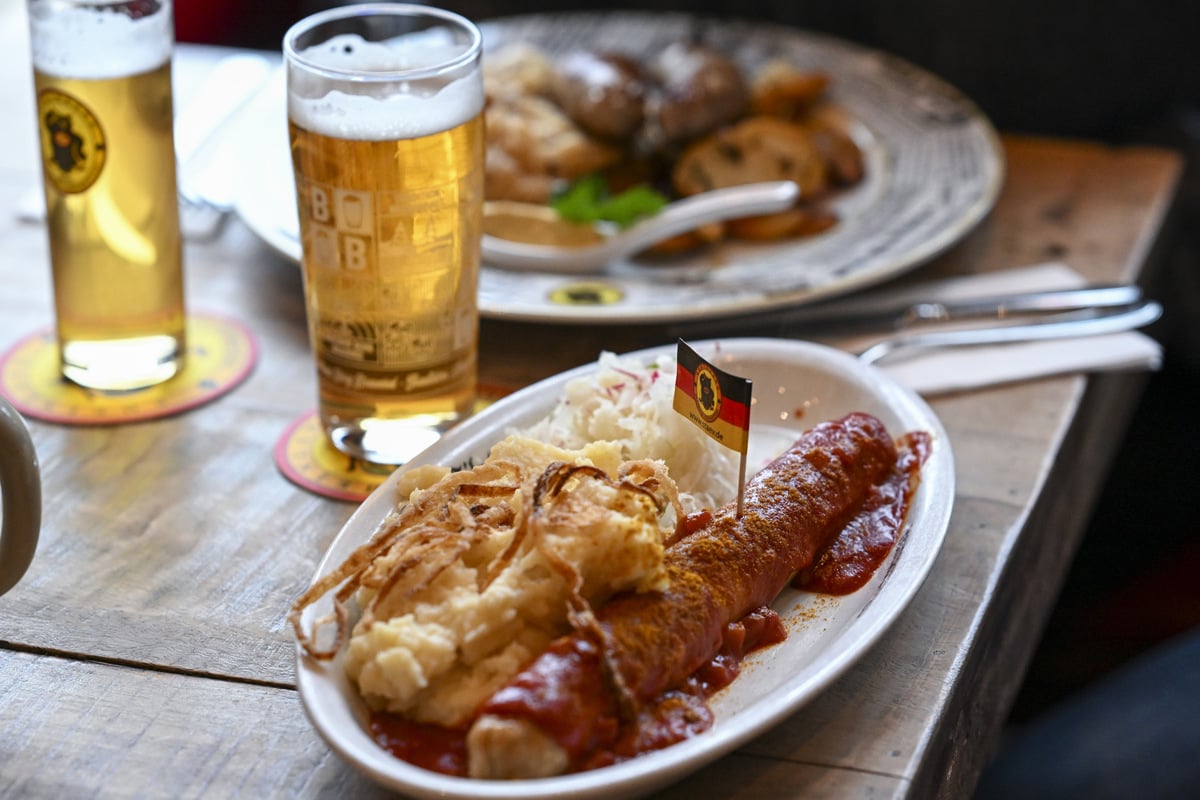 Deutsche sparen beim Essengehen: Neue Gastro-Studie zeigt klare Trends