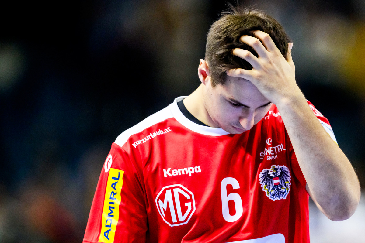 Rekord-Sperre! Handballer für Horror-Foul über zwei Jahre aus dem ...