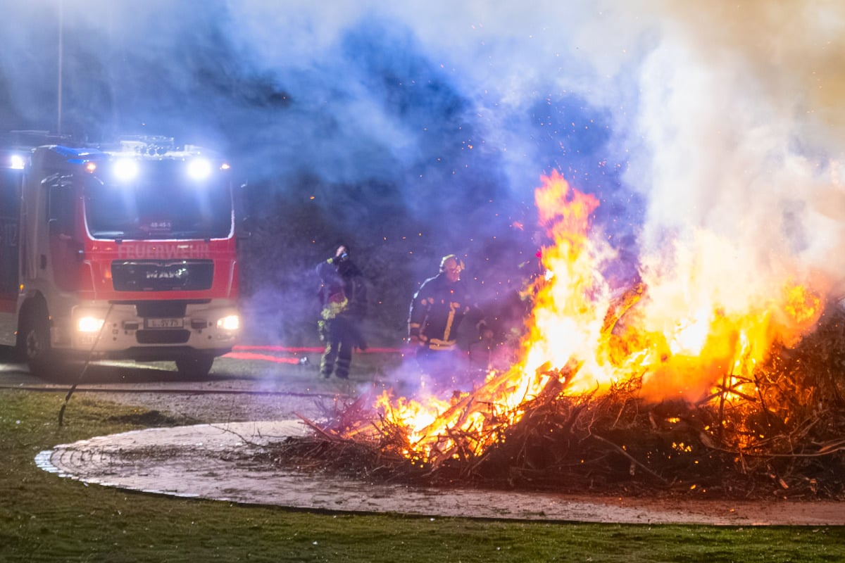 Wut in Leipzig-Liebertwolkwitz: Idioten zünden vorbereitetes Osterfeuer an