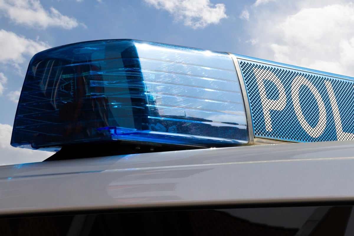 Während der Fahndung: Einbrecher fragt Polizei nach dem Weg