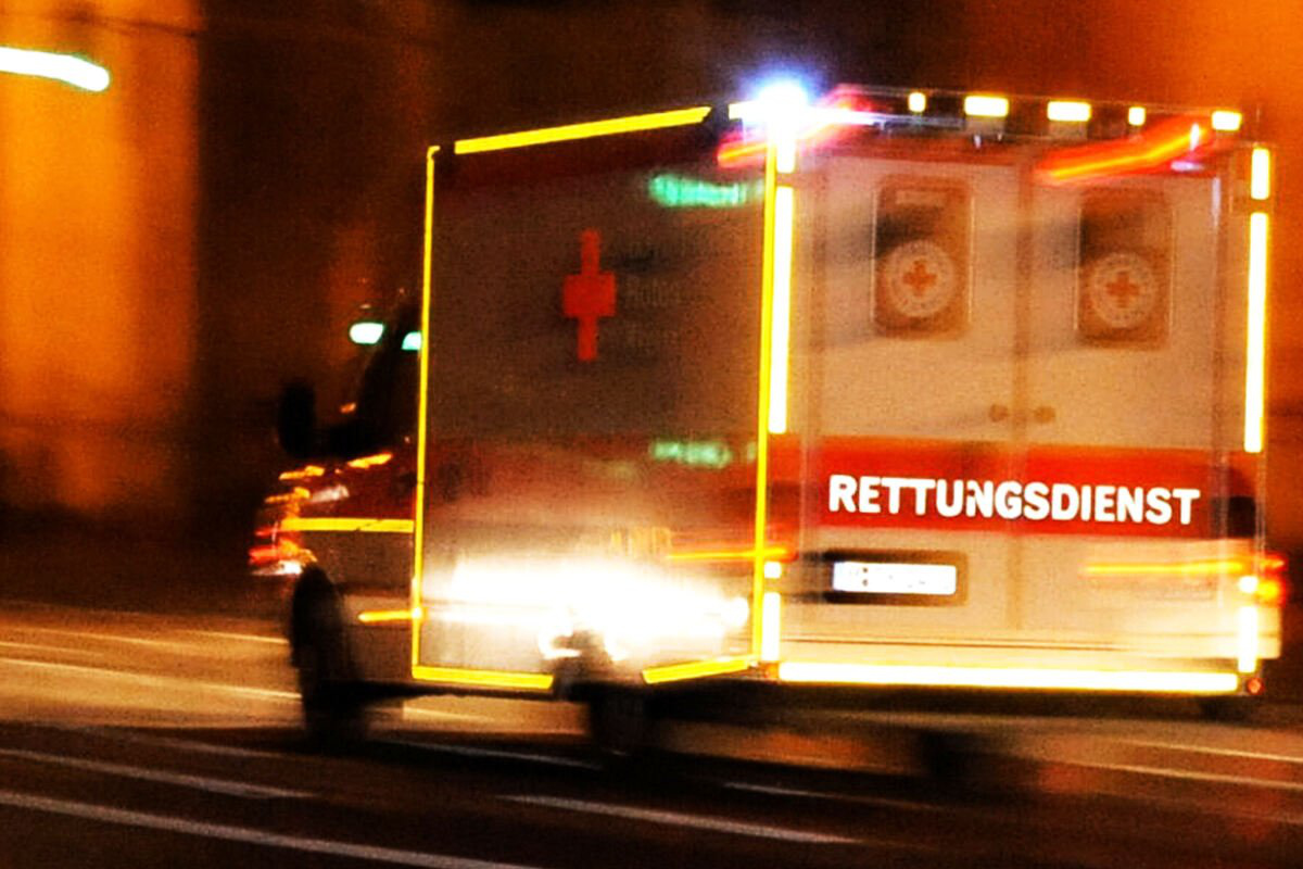 Unfall A71: Schwerer Unfall - Sechsköpfige Familie verunglückt mit Opel ...
