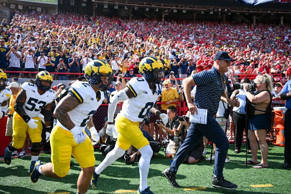 Michigan football announces punishment for analyst in sign-stealing scandal