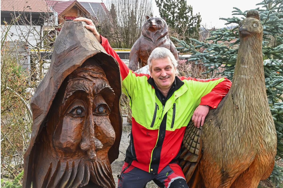 Maulbronn: Kreaturen aus Holz für Harald Glööckler, Uschi Glas und ...