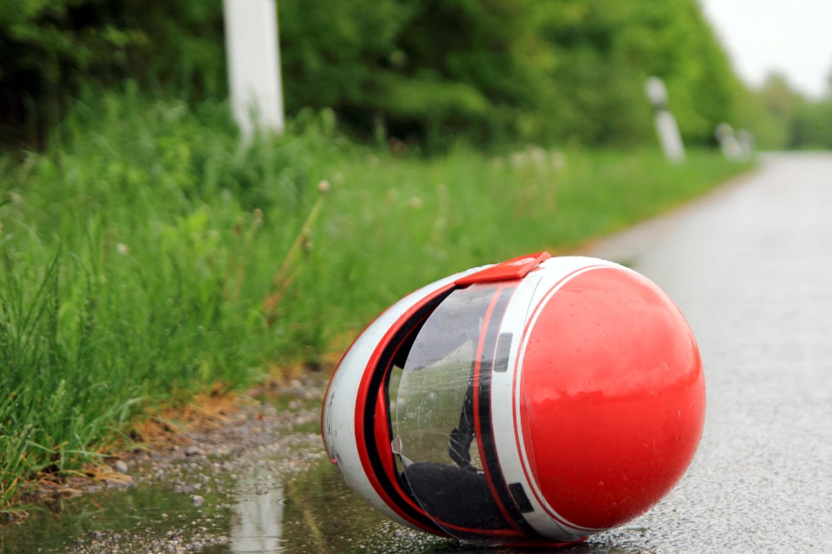 Tödlicher Unfall in Erkelenz: Biker und Traktor krachen zusammen - 57 ...