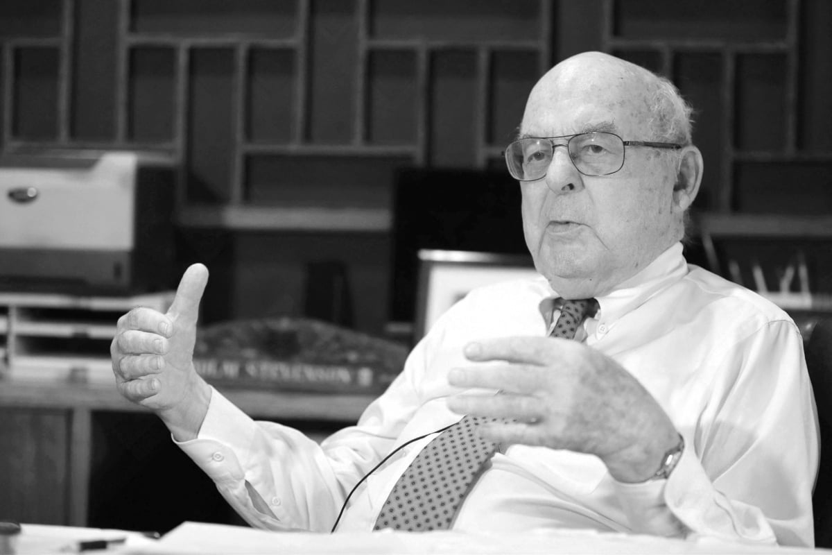 Former Illinois Senator Adlai Stevenson III passes away