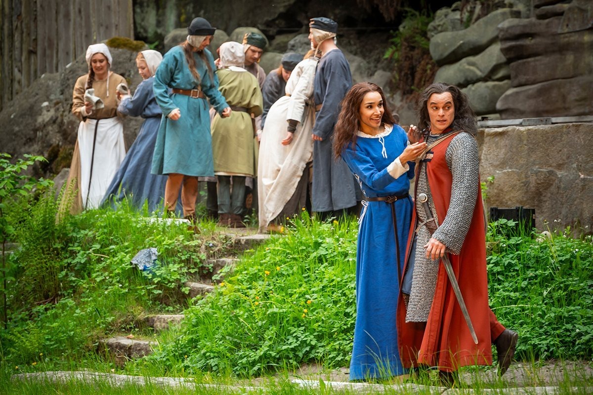 Saisonstart in Rathen: "Die Spur der Hebamme" lässt die Felsenbühne ...