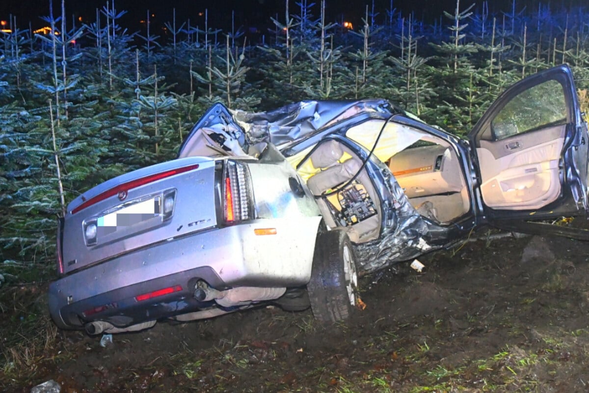 Unfall auf B3 in Buxtehude: Drei Personen schwer verletzt
