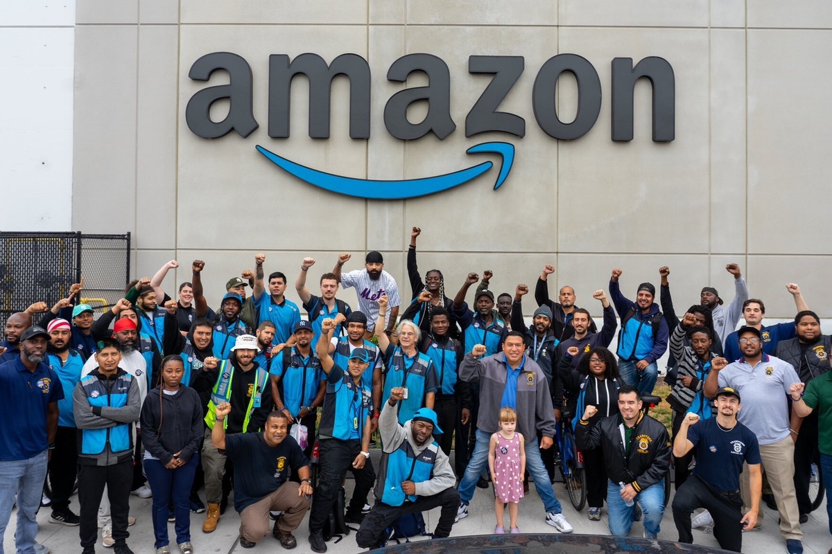 Teamsters file charges after Amazon suspends driver who accused union ...
