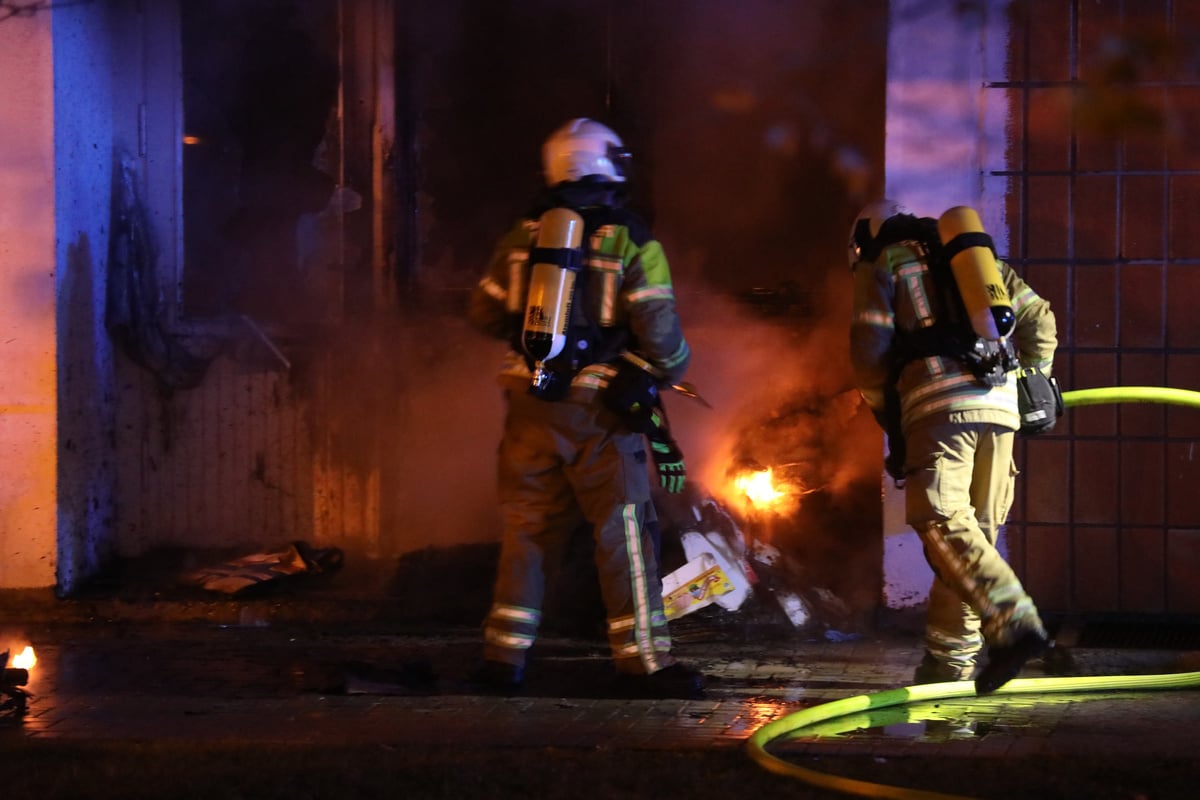 Dresden: Flammen in Prohlis - Container-Brand greift auf Hochhaus über