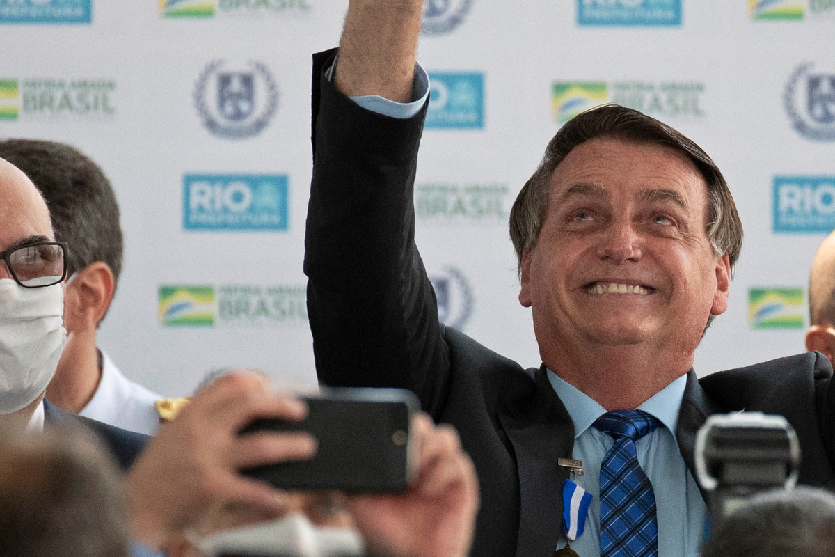 First a 'little flu', now a little person: Bolsonaro mistakes dwarf for ...