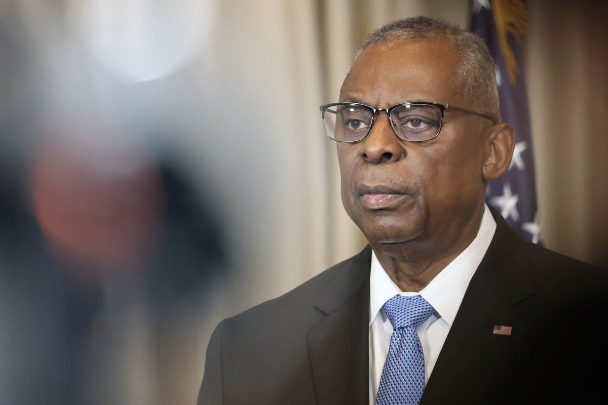 US Defense Secretary vows support for Ukraine amid battle over aid