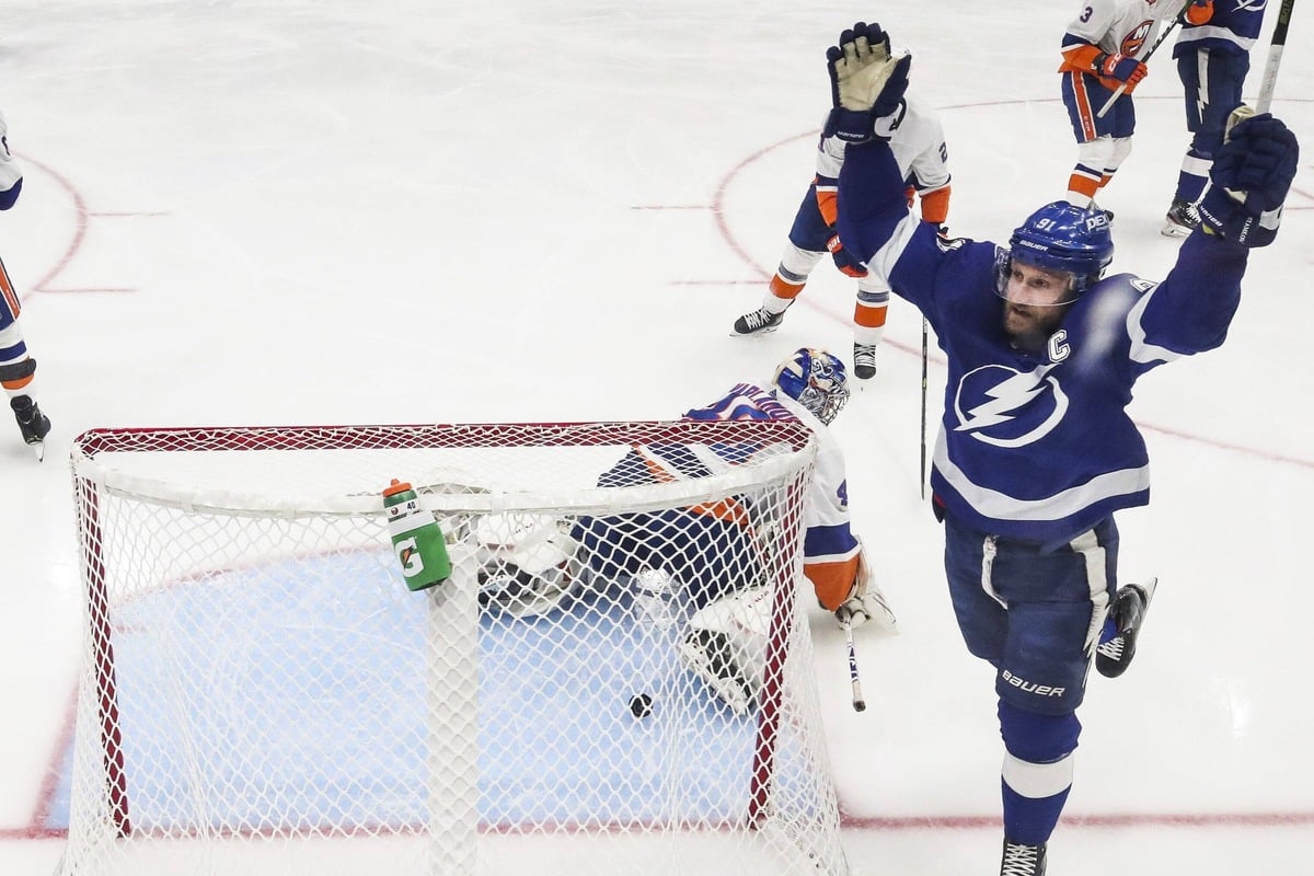 NHL Playoffs: The Lightning blitz the Islanders in a devastating Game 5 ...