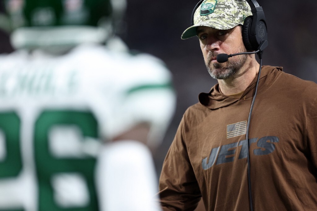 Aaron Rodgers praises Vladimir Putin as he discusses his future in politics