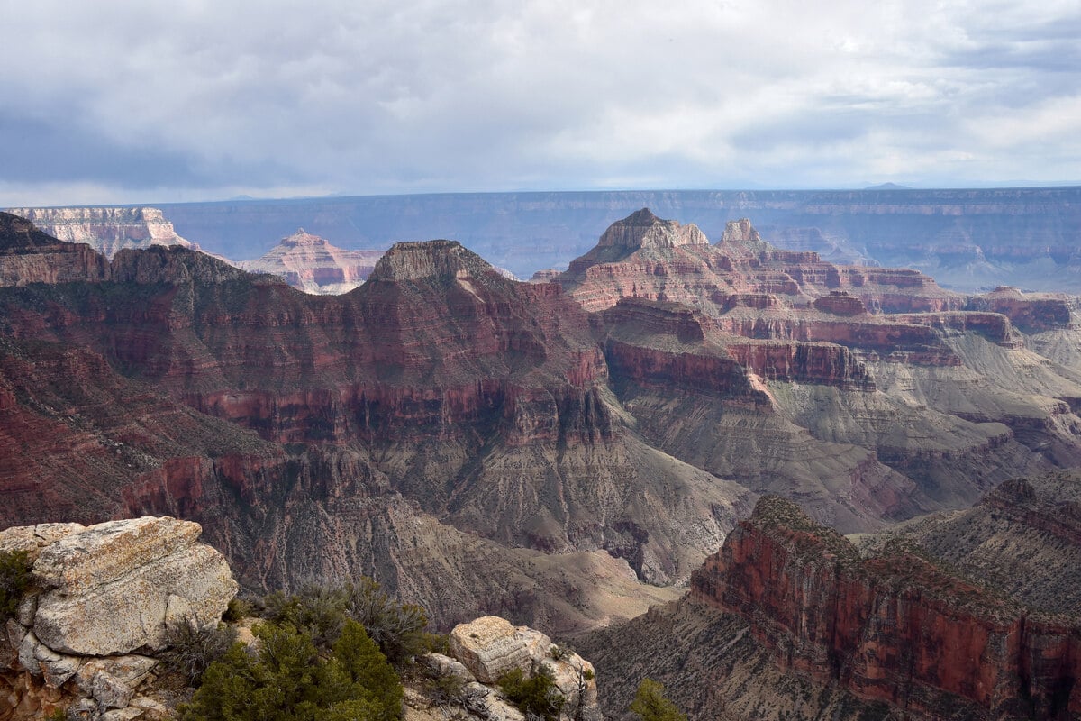 Grand Canyon tourists get trapped 21 stories underground