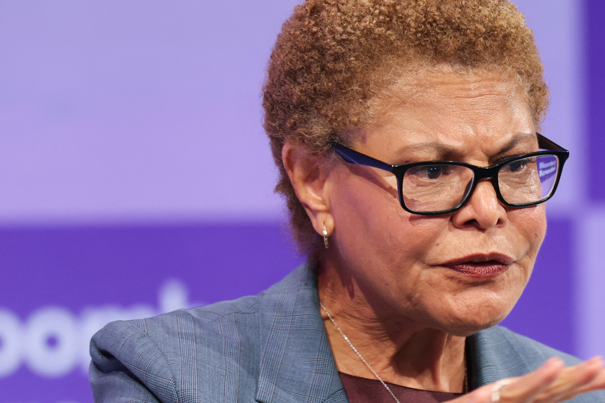 LA Mayor Karen Bass urges Trump administration to reassure World Cup ...