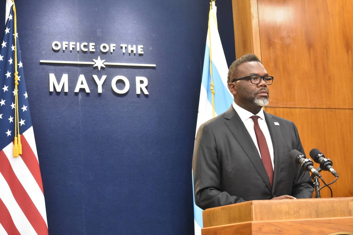 Chicago Mayor Brandon Johnson launches public application for ...