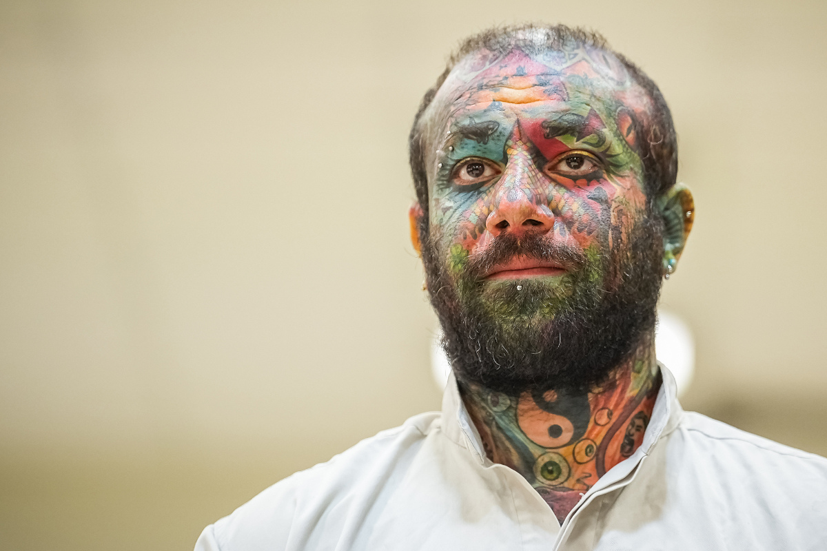 Iran: Umstrittener Rapper Amir Tataloo wegen Blasphemie verurteilt!