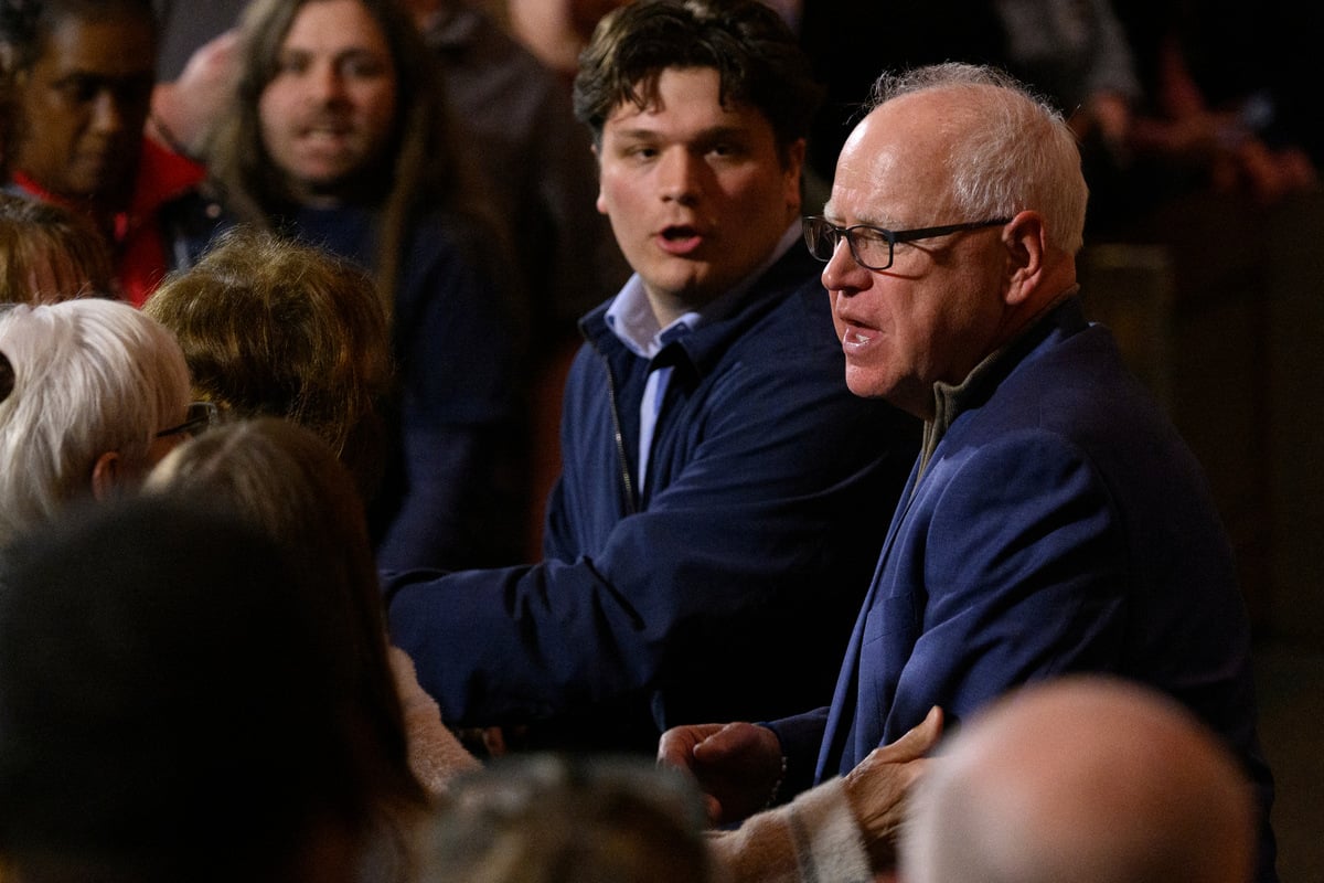 Tim Walz says Democrats should "bully the s***" out of Trump in fiery ...