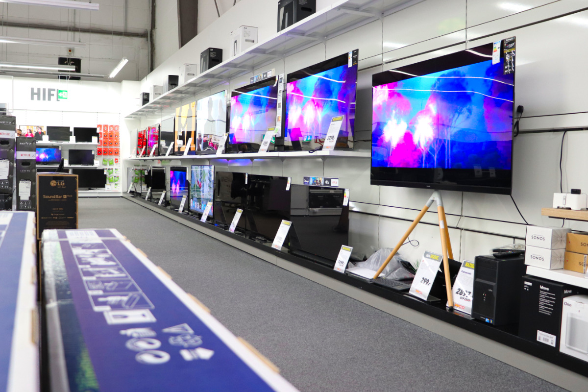 MEDIMAX lässt Kunden wieder rein und überrascht mit dieser Aktion