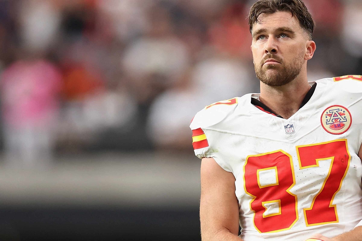 Kansas City Chiefs stranded in ice storm for hours ahead of Denver game Kansas City Chiefs stranded in ice storm for hours ahead of Denver game