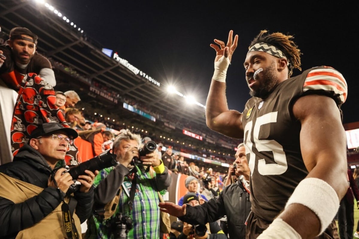 Browns star Myles Garrett taken to hospital after single-car accident