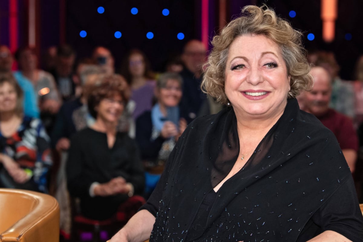 Ein ungewöhnliches Erwachen: Manon Straché im Bett von Udo Jürgens