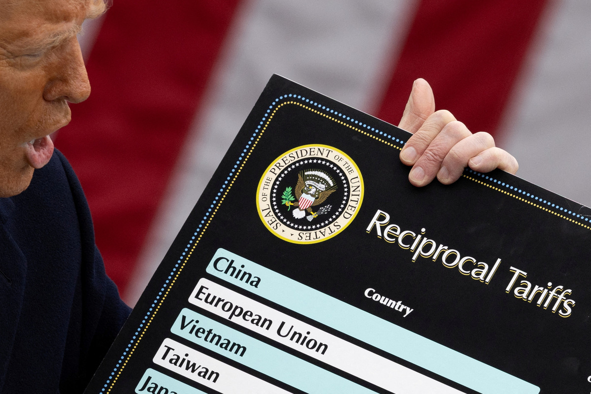 Supreme Court deals devastating blow to Trump's global tariff policy ...