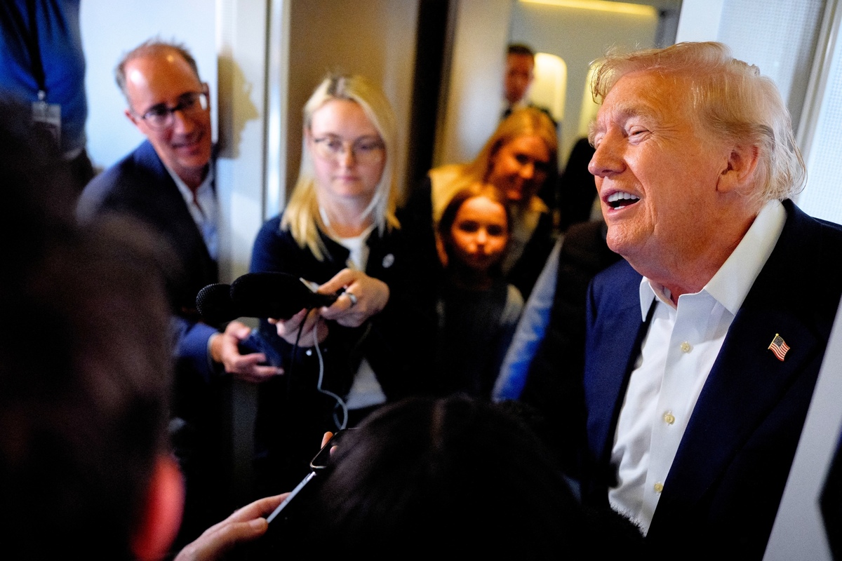 Trump reveals when he plans to begin using Qatari jet as new Air Force One