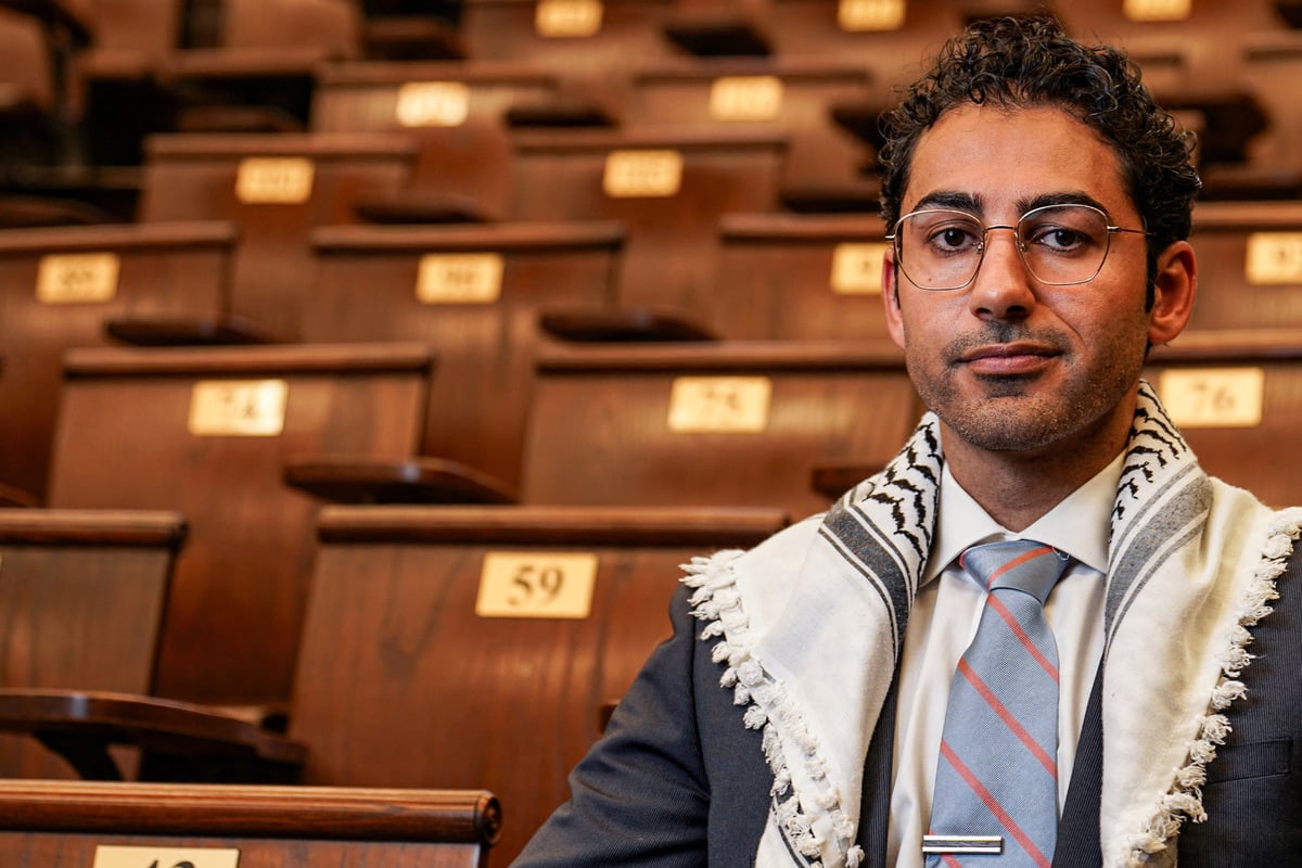 Palestine activist Mohsen Mahdawi celebrates Columbia graduation after ...