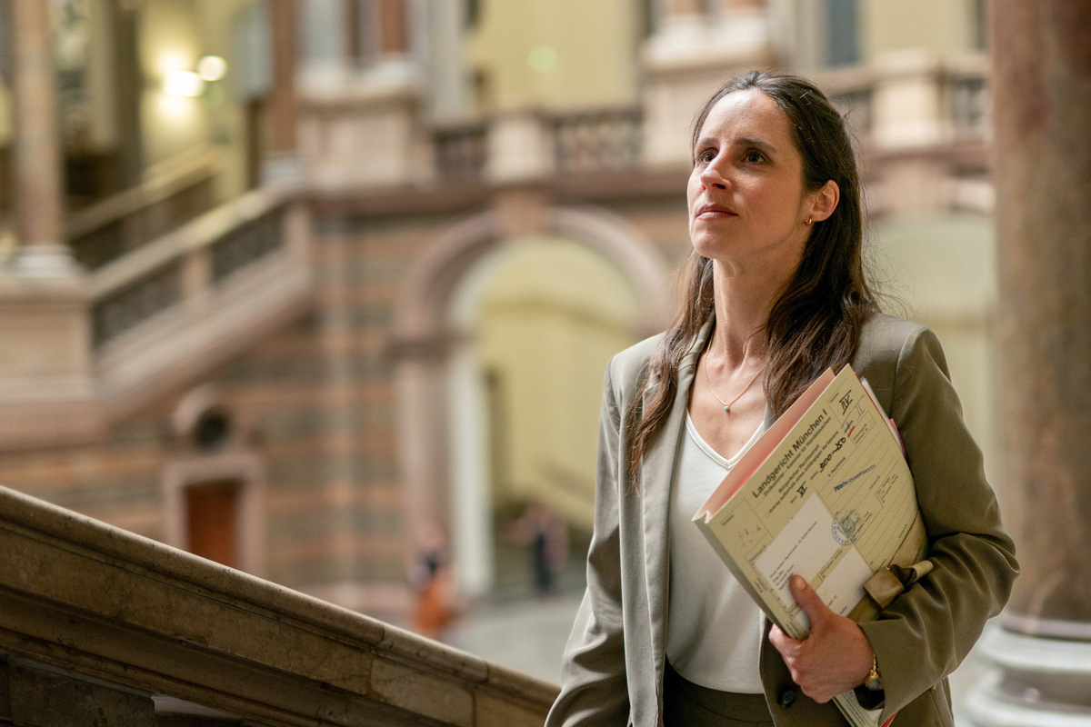 Richterin ermittelt auf eigene Faust: "Erin Brockovich" trifft "Toni ...