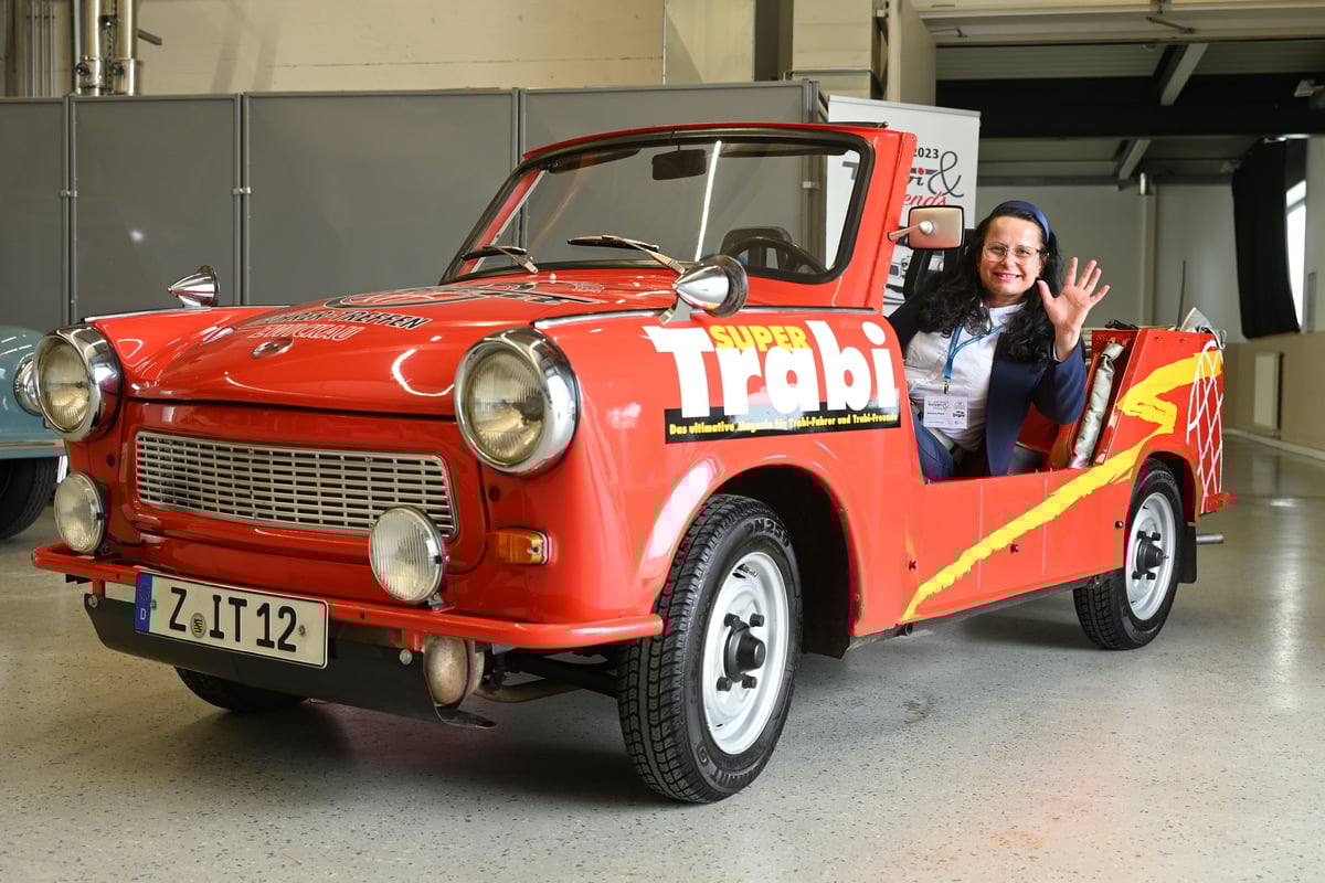 Oldtimer, Prototypen, Rennfahrer: Trabi-Kult in der Chemnitzer Messe